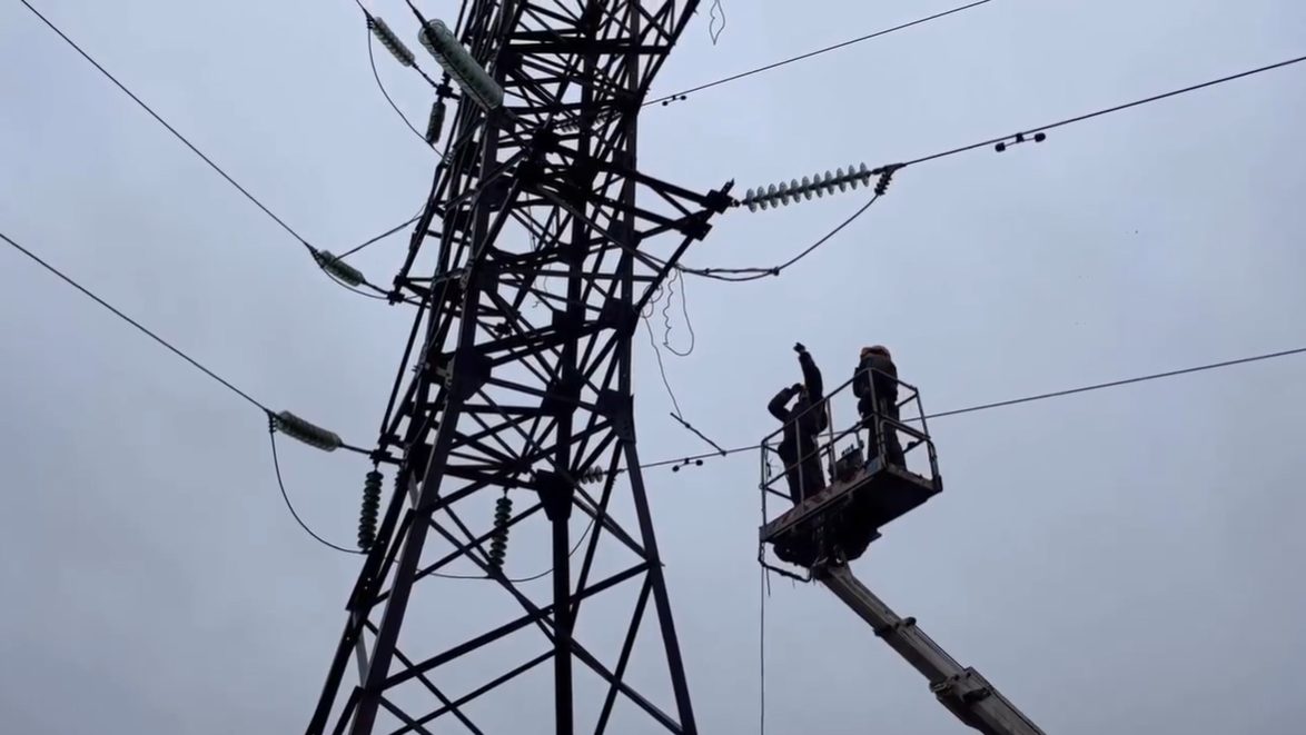 Як на Одещині ДТЕК ліквідує наслідки ворожих атак відео — УСІ Online